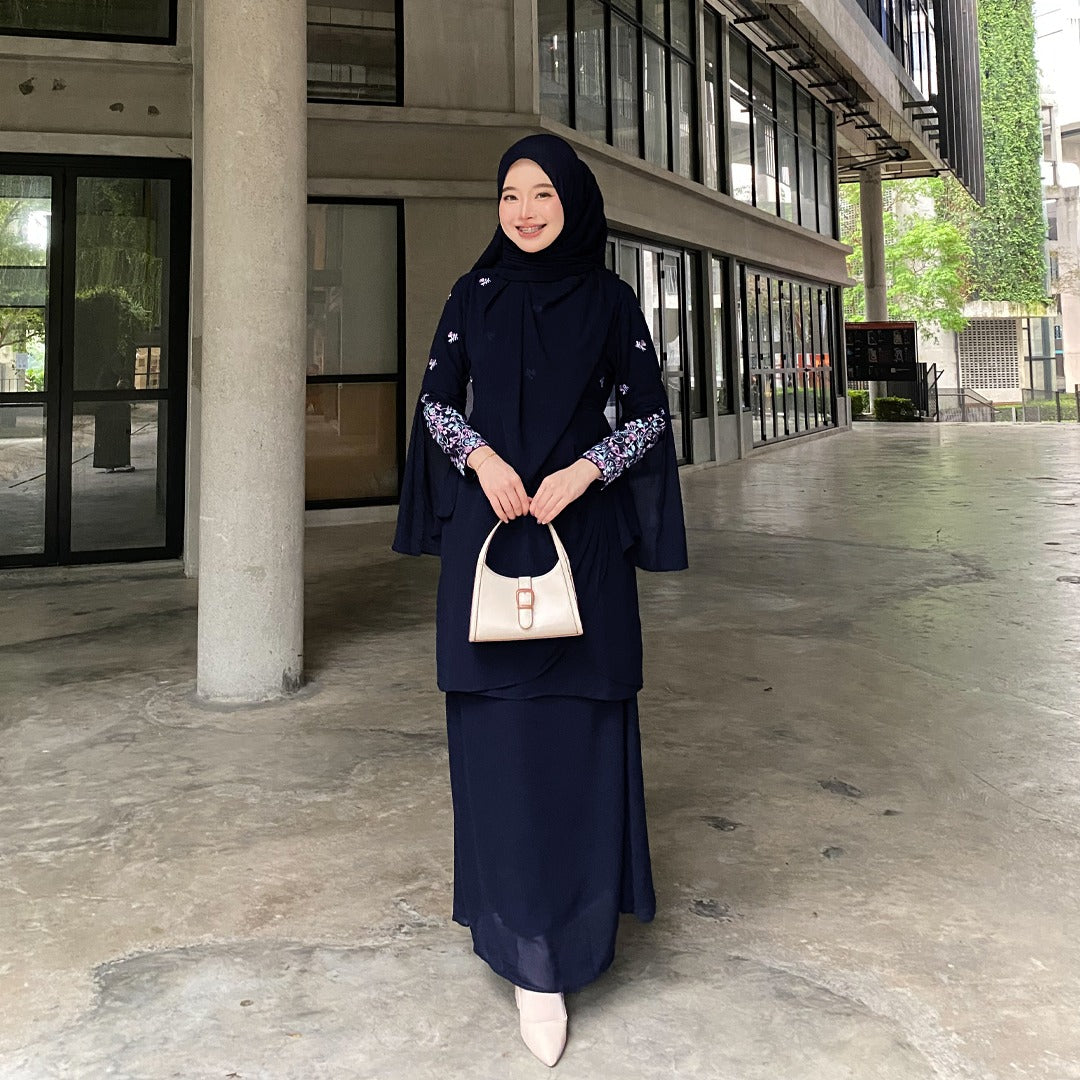 Lunara Kurung (Navy Blue) with Matching Shawl – Rayyan Haya'
