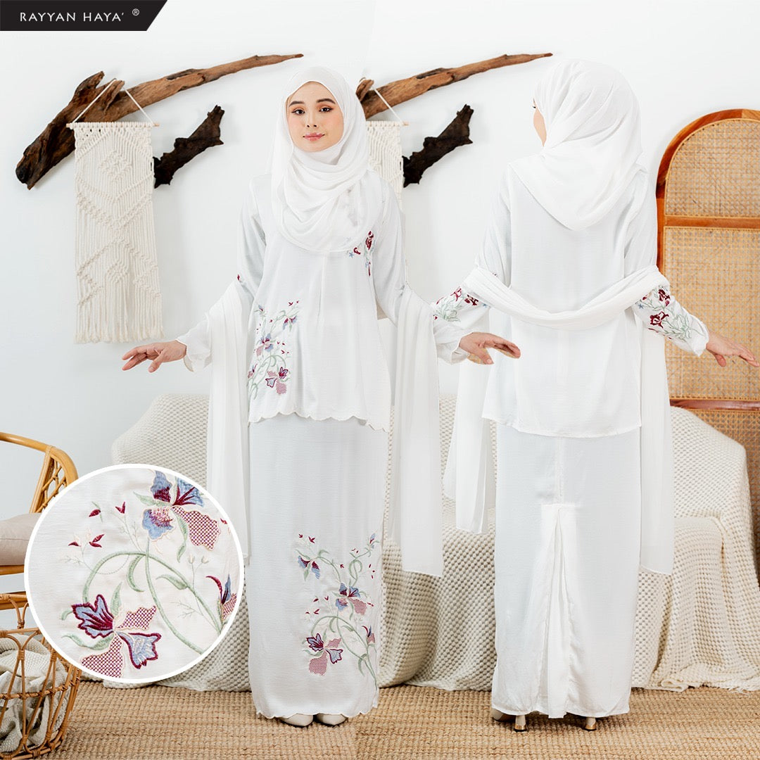 Seri Anggun Kurung (White) – Rayyan Haya'