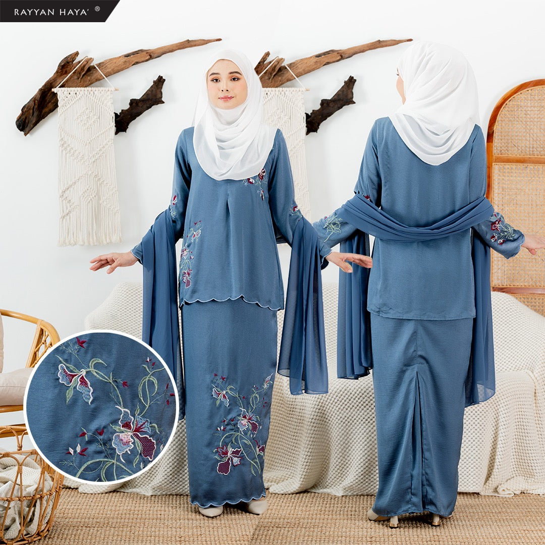 Seri Anggun Kurung (Blue Grey) – Rayyan Haya'