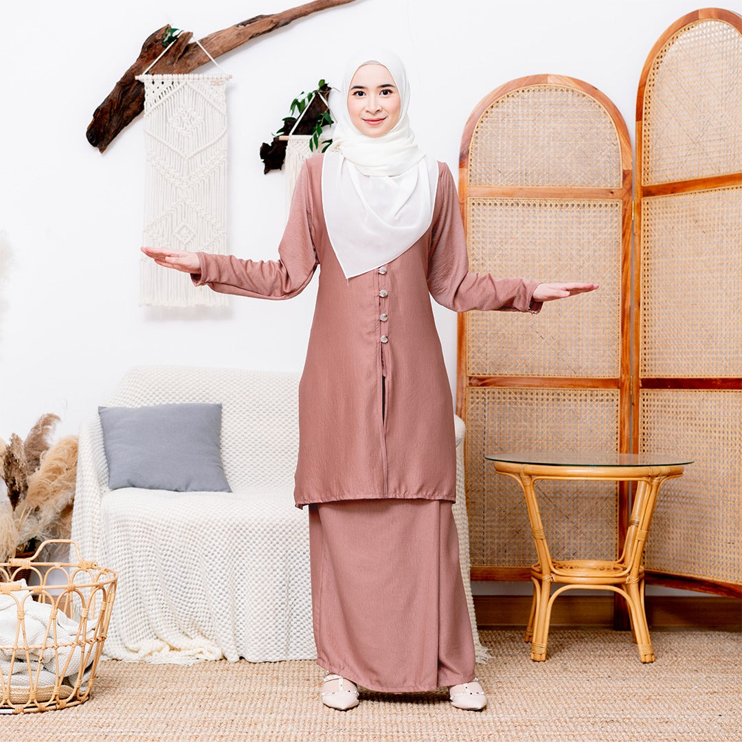 Sofia Buttoned Kurung (Caramel) – Rayyan Haya'
